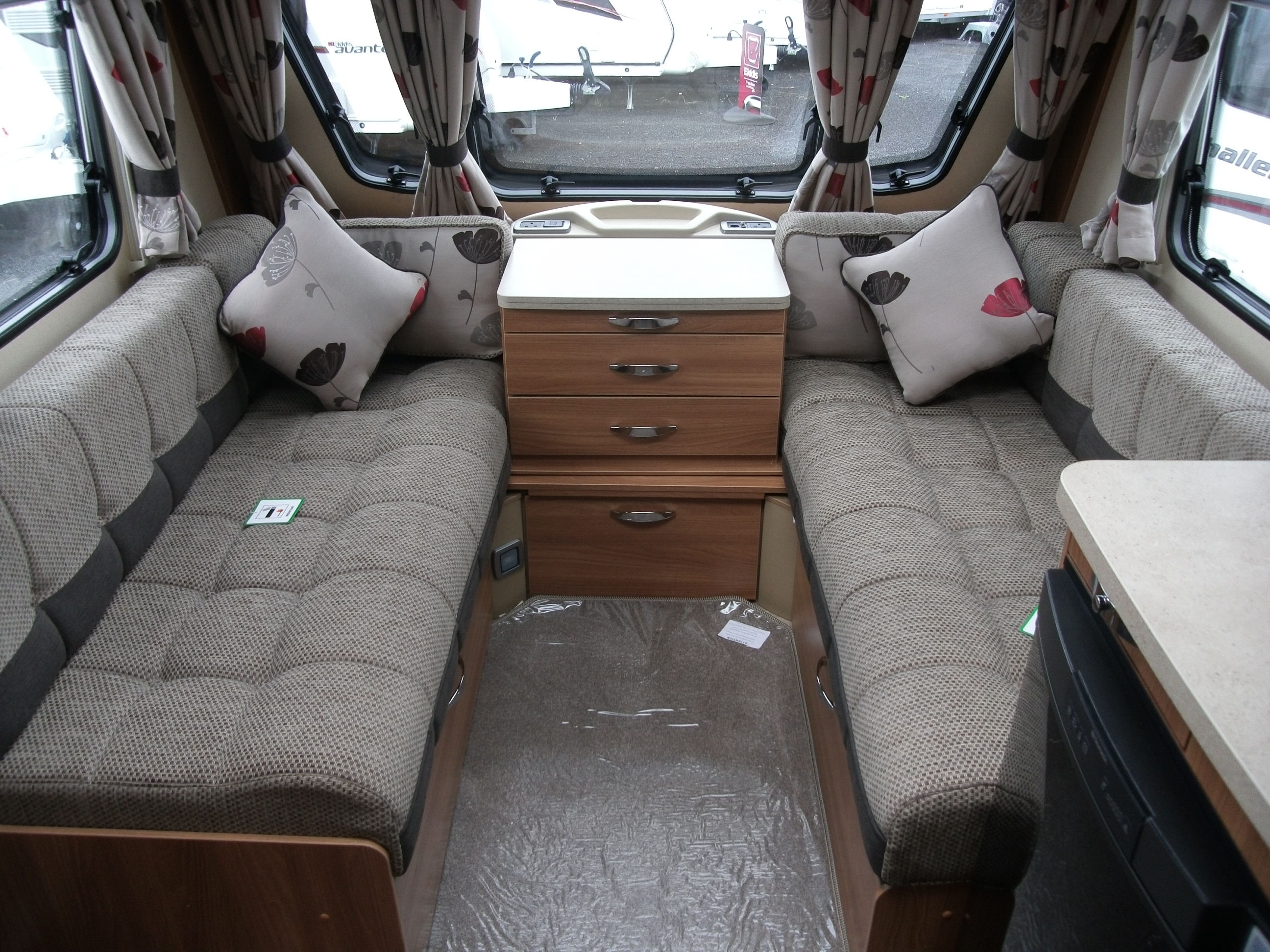 2013 Swift Challenger SE 565 - SOLD | Black Country Caravans & Camping