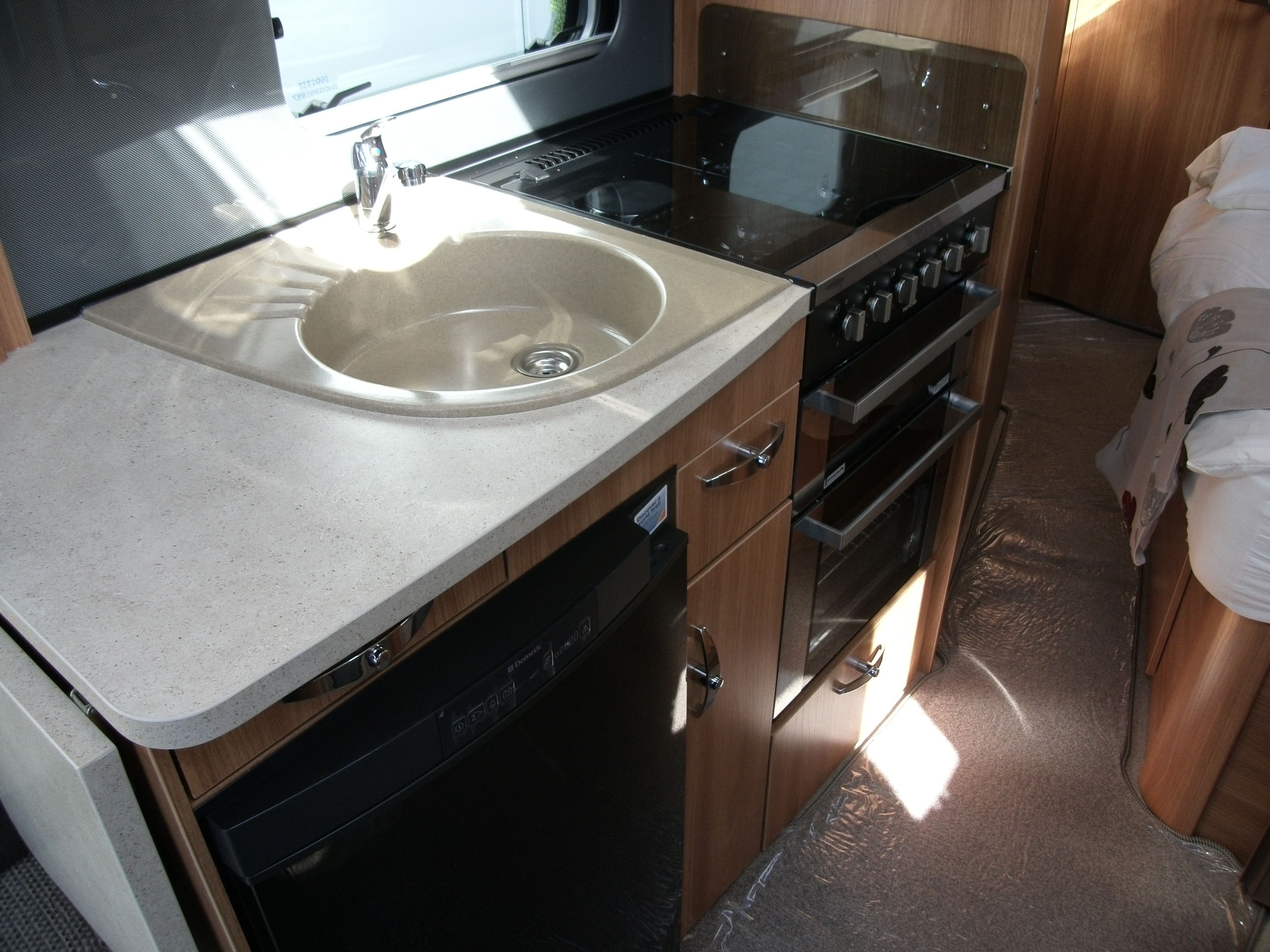 2013 Swift Challenger SE 570 - SOLD | Black Country Caravans & Camping