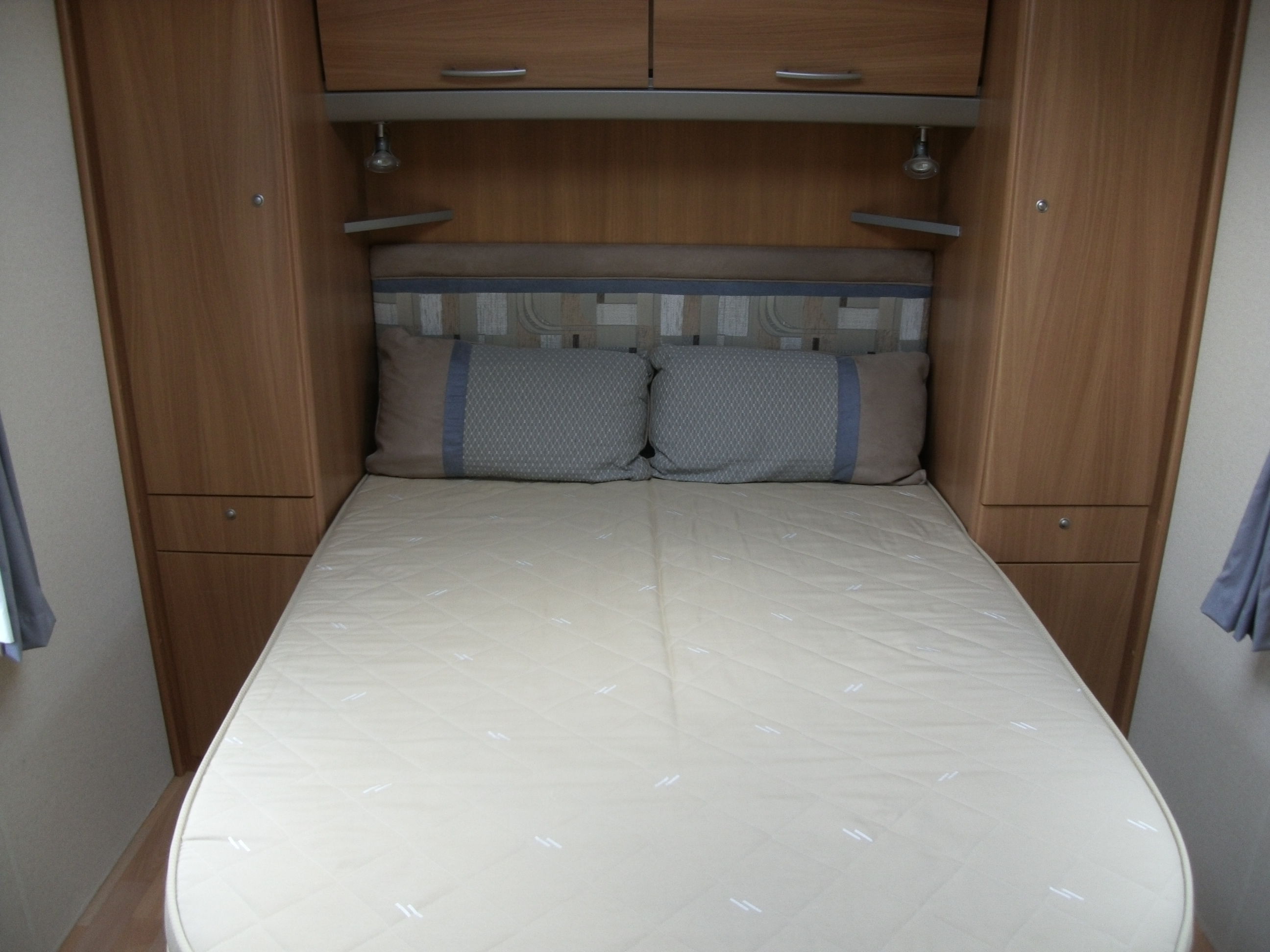 2007 Swift Conqueror 645 Lux - SOLD | Black Country Caravans & Camping